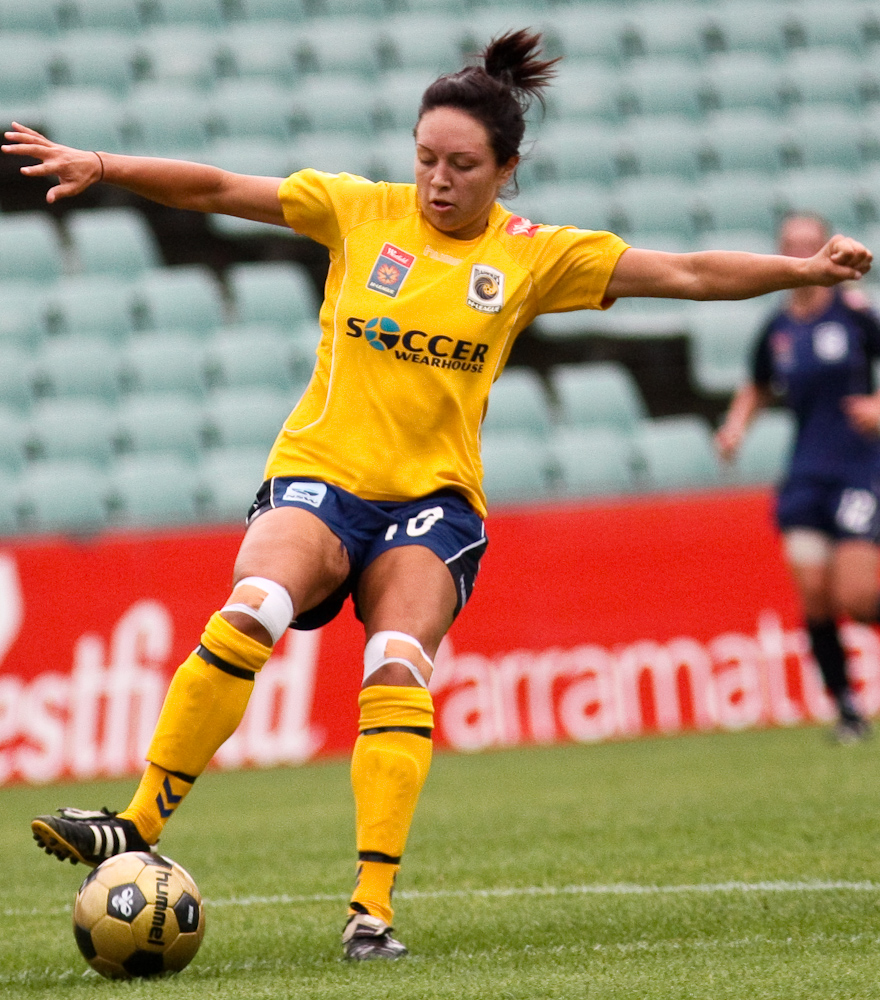 Kyah Simon: Spurs Sign The Ultimate Fighter