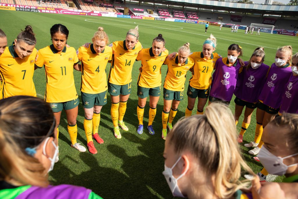 matildas-v-philippines-huddle