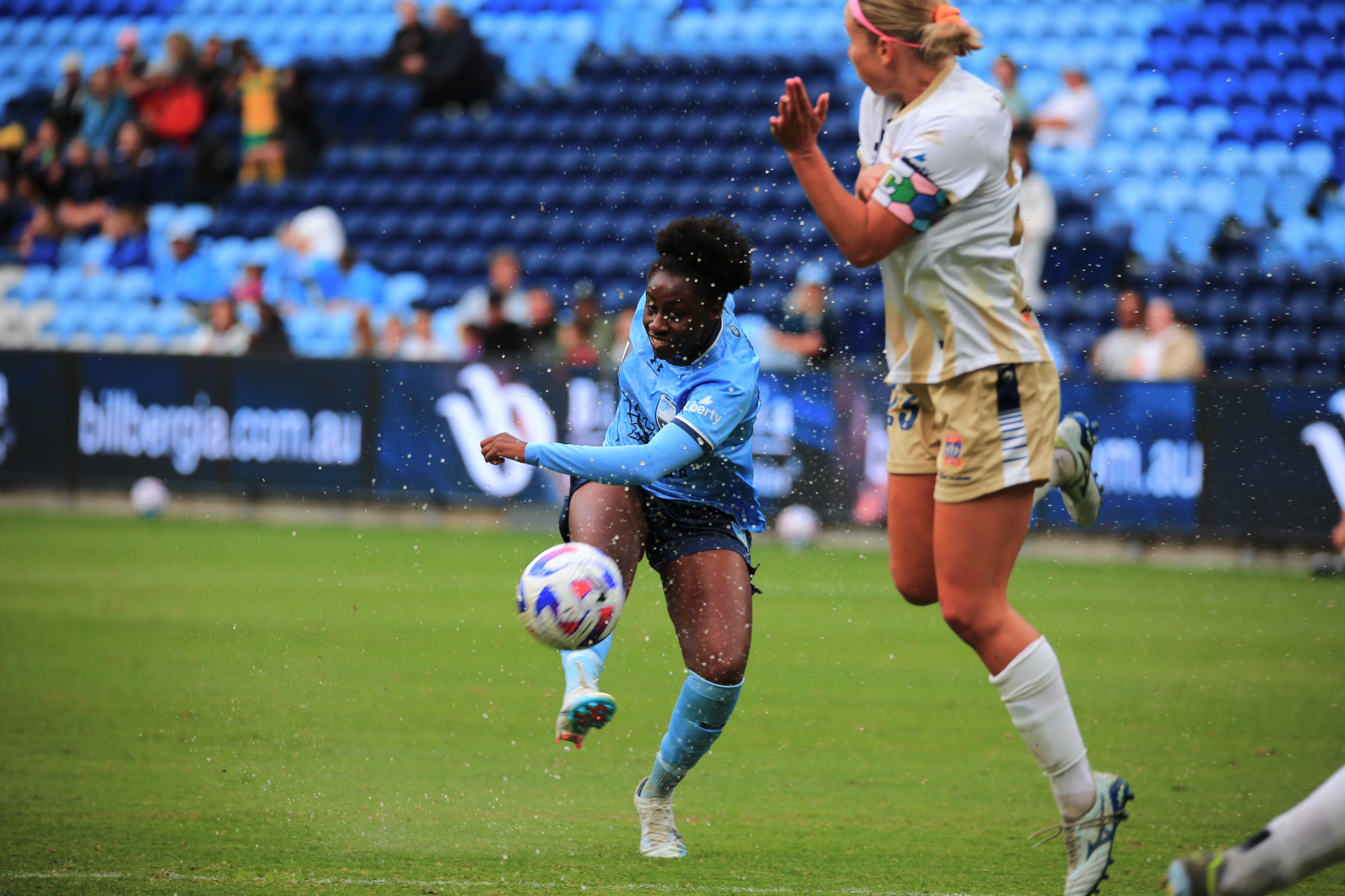 syd-v-new-0031-ibini-shoots-kris-goman