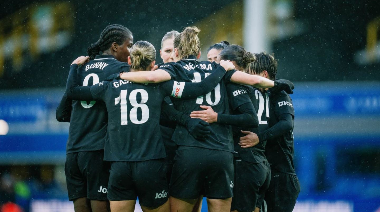 Man City survive Everton scare and move to WSL summit